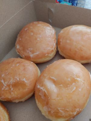 DANNY’S DONUT - Updated September 2025 - 44 Photos & 80 Reviews - 9524 ...