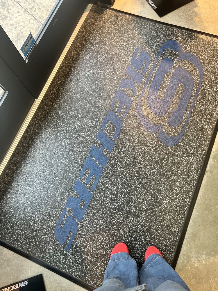 SKECHERS FACTORY OUTLET - Updated August 2025 - 6200 Grand River Blvd E ...