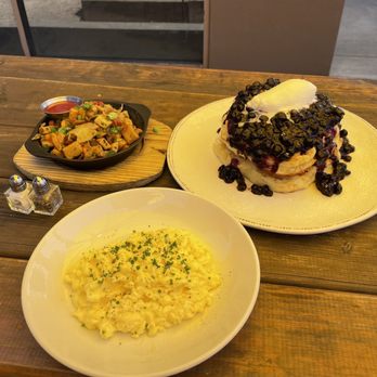 DIVIDED SKY TAVERN - Updated March 2025 - 416 Photos & 326 Reviews ...