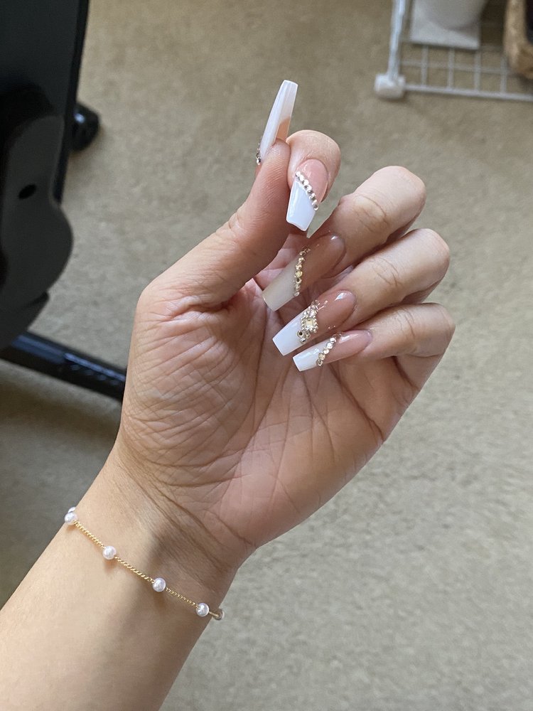 ALISON NICOLE NAIL COMPANY - Updated September 2024 - 60 Photos & 50 ...