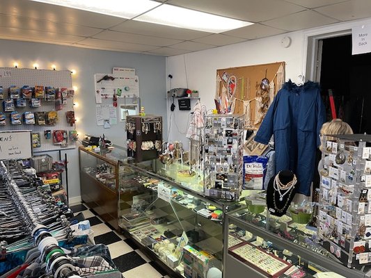 BLUE RIDGE TREASURES THRIFT STORE - Updated December 2025 - 1977 ...