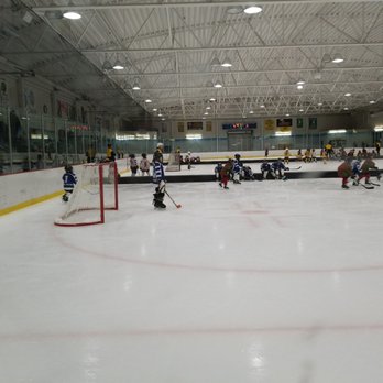 DIX HILLS PARK SKATING RINK - Updated December 2025 - 16 Photos & 11 ...