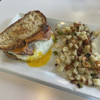 OVER EASY - WOODLANDS VILLAGE - Updated June 2024 - 628 Photos & 588 ...