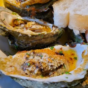 PHIL’S MARINA CAFE - Updated July 2024 - 318 Photos & 297 Reviews ...
