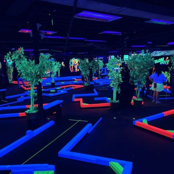 GLOW PUTT MINI GOLF - Updated September 2024 - 283 Photos & 350 Reviews ...