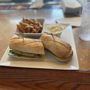 PREMIÈRE MOISSON - Updated December 2025 - 136 photos & 47 avis - 7075 Avenue Casgrain, Montréal ...