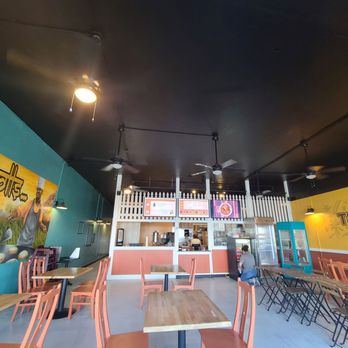 THE ROLL POD INDIAN RESTAURANT - Updated September 2025 - 100 Photos ...