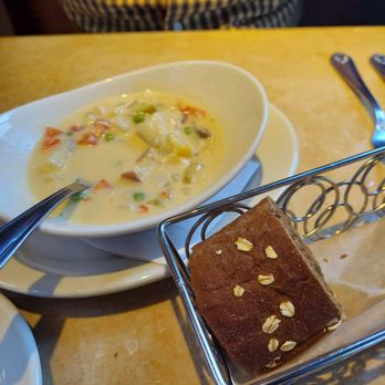 THE CHEESECAKE FACTORY - Updated June 2024 - 885 Photos & 616 Reviews ...