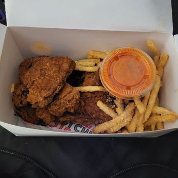 CHICK’N OUT - Updated December 2025 - 215 Photos & 100 Reviews - 37 ...