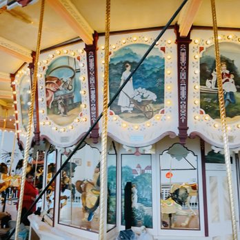 HAMPTON CAROUSEL - Updated October 2025 - 46 Photos - 602 Settlers ...