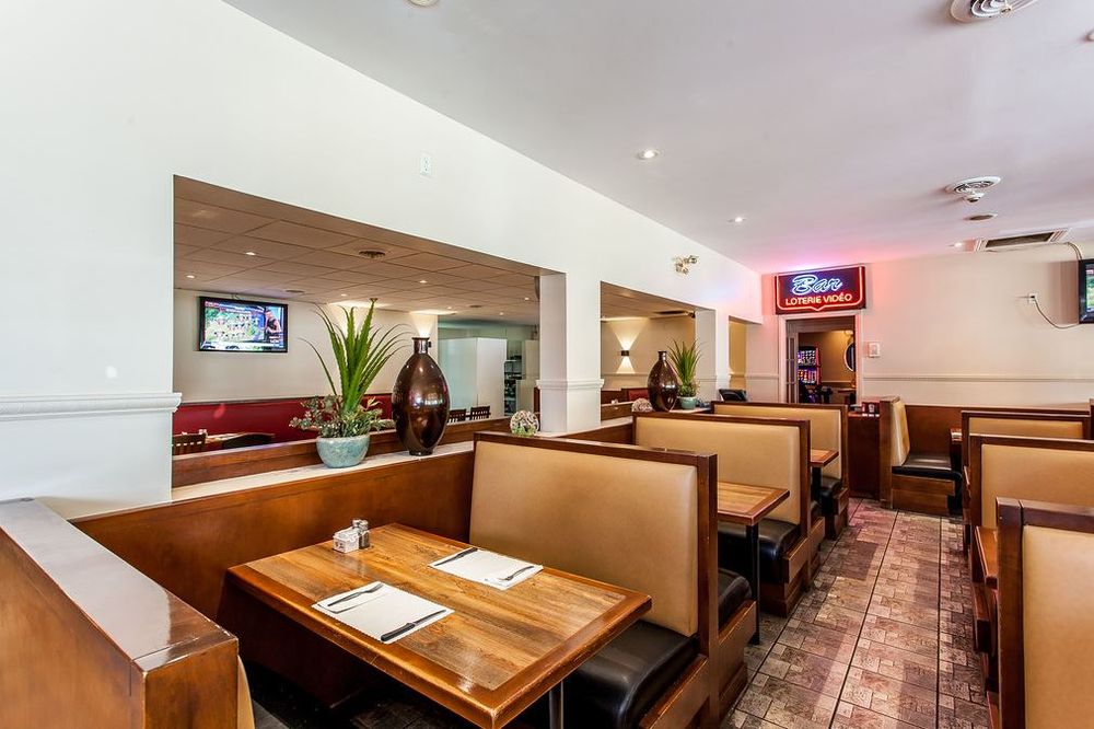 BOB’S GRILL BAR - Updated July 2025 - 1800 Boulevard Arthur-Sauvé ...