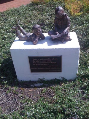 MORAGA LIBRARY - Updated December 2025 - 18 Reviews - 1500 Saint Marys ...