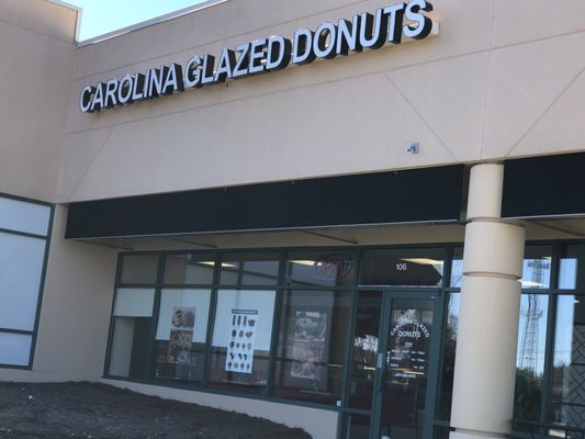CAROLINA GLAZED DONUTS - 134 Photos & 144 Reviews - 5400 S Miami Blvd ...