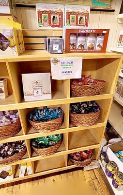 DEVRIES & CO - Updated December 2025 - 110 Photos & 68 Reviews - 2468 Market, Detroit, Michigan ...