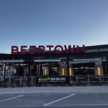 BEERTOWN PUBLIC HOUSE - Updated December 2025 - 1105 Wellington Road ...