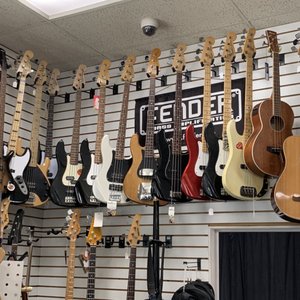 MOREY’S MUSIC STORE - 150 Photos & 160 Reviews - 4834 Woodruff Ave ...