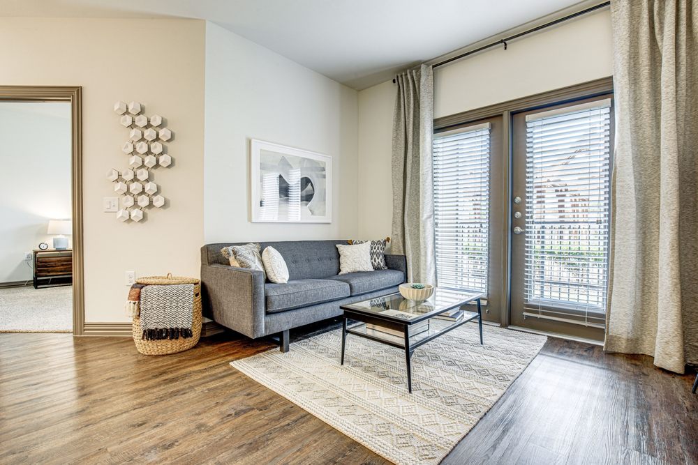 BELL GATEWAY VILLAGE - Updated July 2025 - 36 Photos - 380 Vistacourt ...