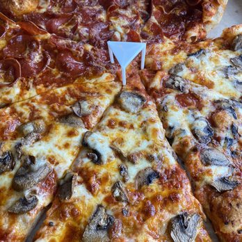 HOMETOWN PIZZERIA Updated February 2025 15 Reviews 3400 Seneca Turnpike Canastota New York Pizza Restaurant Reviews Phone Number Menu Yelp