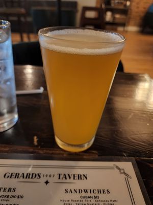 GERARD’S 1907 TAVERN - 77 Photos & 121 Reviews - 935 College St ...