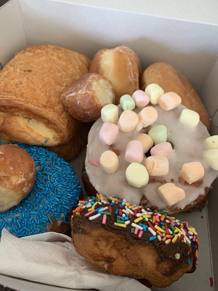 BONSALL DONUT HOUSE - 11 Photos & 34 Reviews - Donuts - 5523 Mission Rd ...