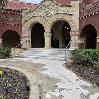 AK SMILEY PUBLIC LIBRARY - Updated September 2025 - 179 Photos & 77 ...