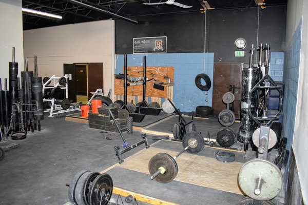 THE COLOSSEUM GYM - 17 Photos & 39 Reviews - 9159-F Red Branch Rd ...