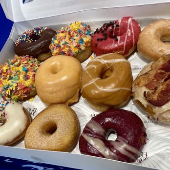 ANGEL FOOD BAKERY & DONUT BAR - Updated December 2024 - 578 Photos ...