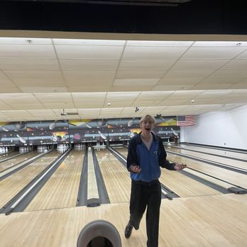 CLASSIC BOWLING CENTER - Updated January 2025 - 261 Photos & 372 ...