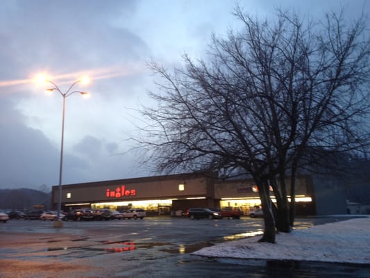 INGLES MARKET - Updated October 2025 - 10 Reviews - 1678 Brown Ave ...