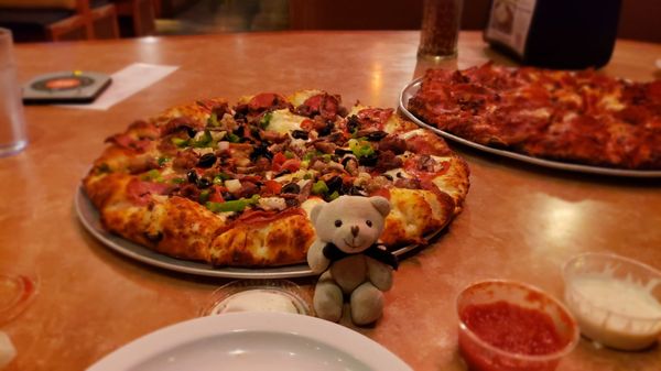 TOPPERS PIZZA PLACE - Updated December 2024 - 400 Photos & 679 Reviews ...