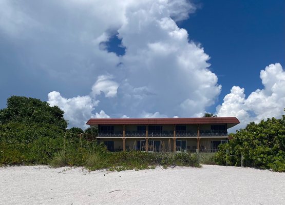 WEST WIND INN - Updated December 2025 - 96 Photos & 96 Reviews - 3345 W ...