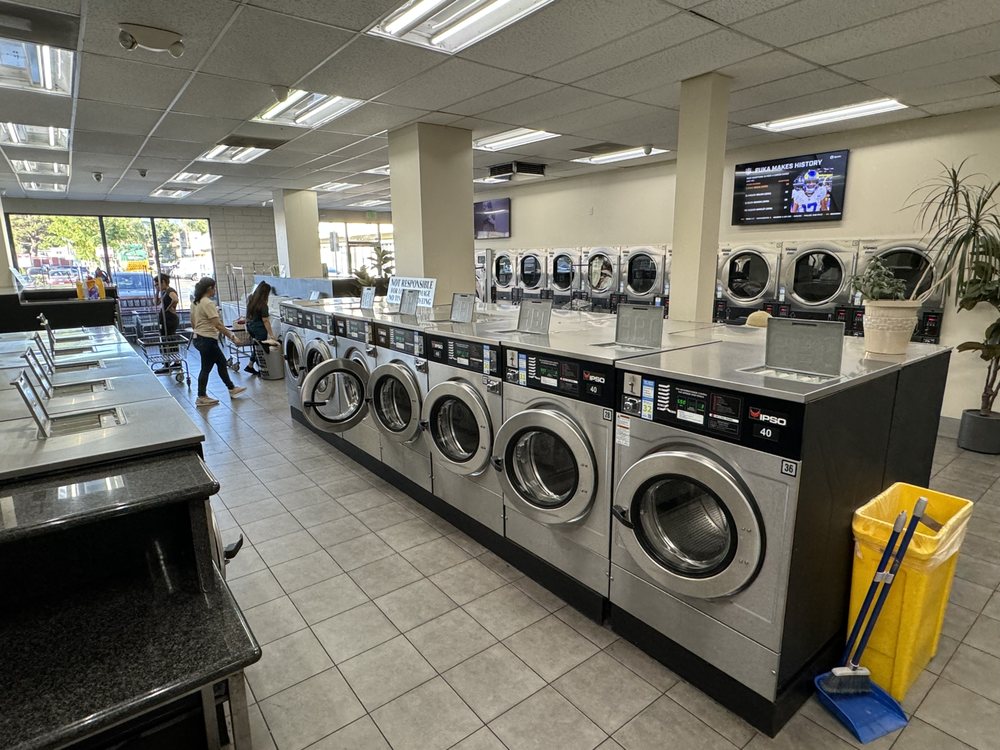 LAUNDRY MAX - Updated October 2025 - 29 Photos & 25 Reviews - 9800 ...