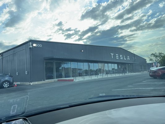 TESLA SERVICE CENTER AND GALLERY - Updated November 2024 - 35 Photos ...