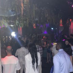 CAVEAU - Updated July 2025 - 73 Photos & 37 Reviews - 1 Cntr Plz ...