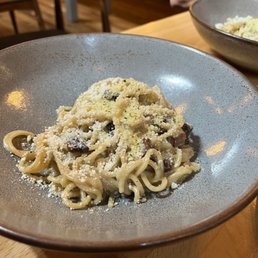 THE WHITE BULL - Updated July 2025 - 1022 Photos & 478 Reviews - 123 E ...