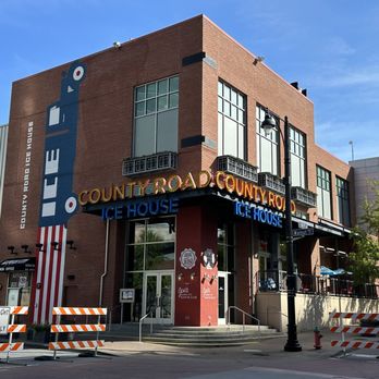 COUNTY ROAD ICE HOUSE - Updated May 2024 - 373 Photos & 290 Reviews ...