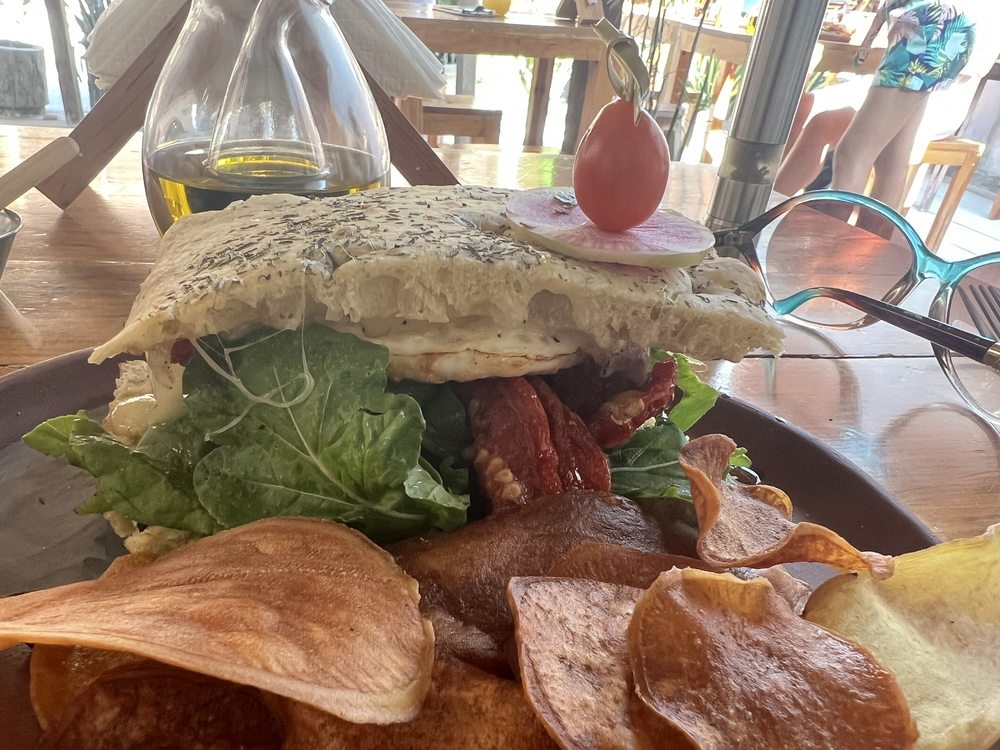 COMPLEMENTO CAFE - Updated May 2024 - Calle Tiburón Ballena & Av ...