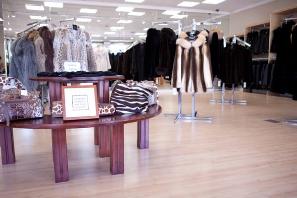 PAVLIS FURS - 12 Photos & 16 Reviews - Leather Goods - 725 E Rand Rd ...