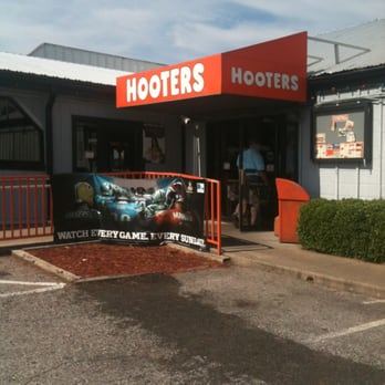HOOTERS - Updated August 2025 - 93 Photos & 107 Reviews - 7912 W Broad ...