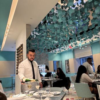 THE BLUE BOX CAFE - Updated May 2025 - 971 Photos & 196 Reviews - 727 ...