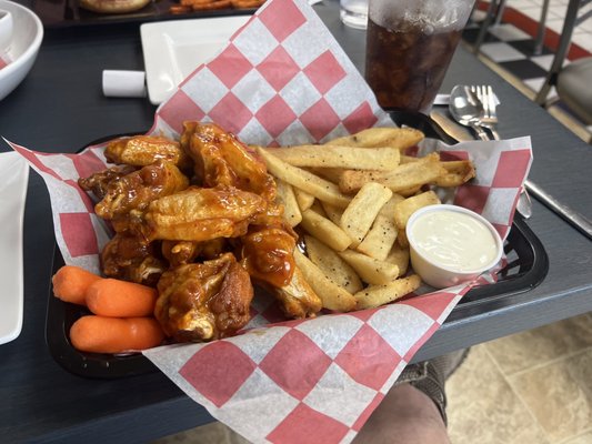 WILD CHICKEN GRILL - 13 Photos - 3604 Twin Creek Dr, Bellevue, Nebraska ...