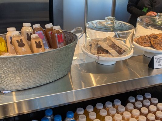 JADE RABBIT - Updated September 2025 - 44 Photos & 24 Reviews - 2301 ...