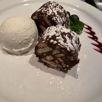 ESTIA - Updated December 2025 - 1353 Photos & 942 Reviews - 1405 Locust ...