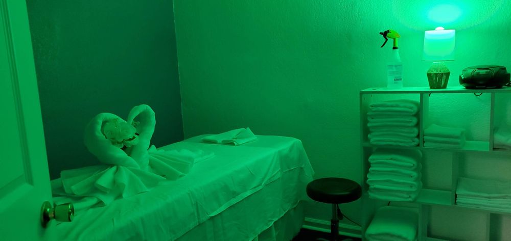 MOONLIGHT SPA - Updated May 2025 - 17 Photos - 4416 W Oakland Park Blvd ...