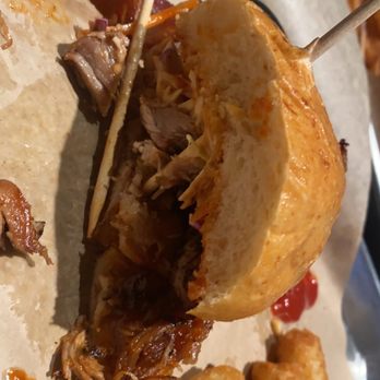 REDWING BAR & GRILL - Updated June 2024 - 234 Photos & 511 Reviews ...