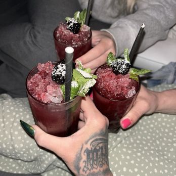 BRAMBLE - Updated October 2025 - 76 Photos & 97 Reviews - 16A Queen ...