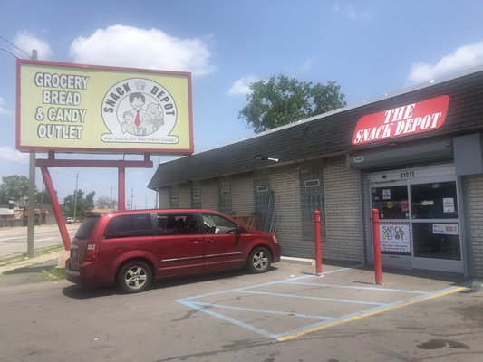 SNACK DEPOT - Updated December 2025 - 11 Photos - 21032 Groesbeck Hwy ...