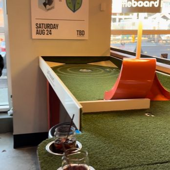 FLATSTICK PUB - REDMOND - Updated July 2025 - 159 Photos & 75 Reviews ...