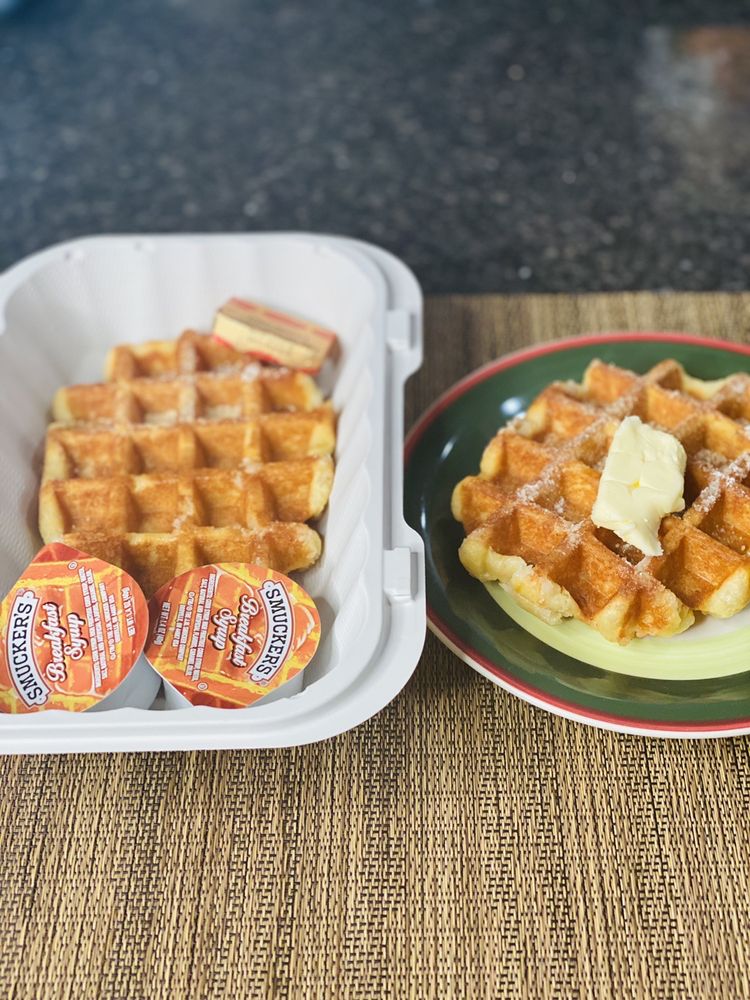 CHEEBO BURGER STAND - Updated December 2024 - 1388 Daisy Ave, Long ...