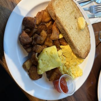 LUDI’S RESTAURANT & LOUNGE - Updated July 2025 - 1433 Photos & 574 ...